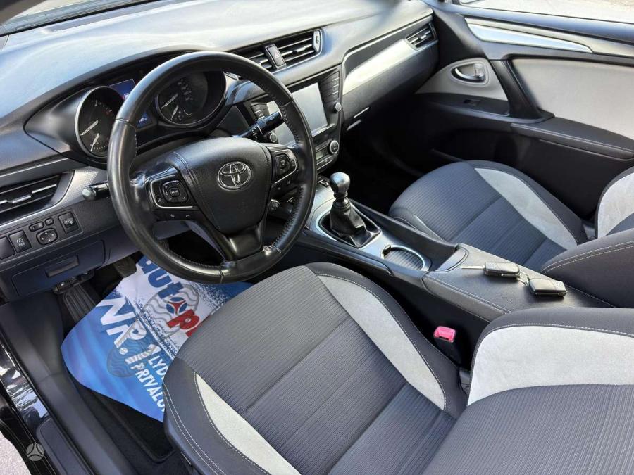 Melns Toyota Avensis 2016 Panevēža, ar dzinēja tilpumu 2.00 L un nobraukumu 244 tūkst. km par 7950 €, foto 16 vietnē AUTOMOTO.COM.LV