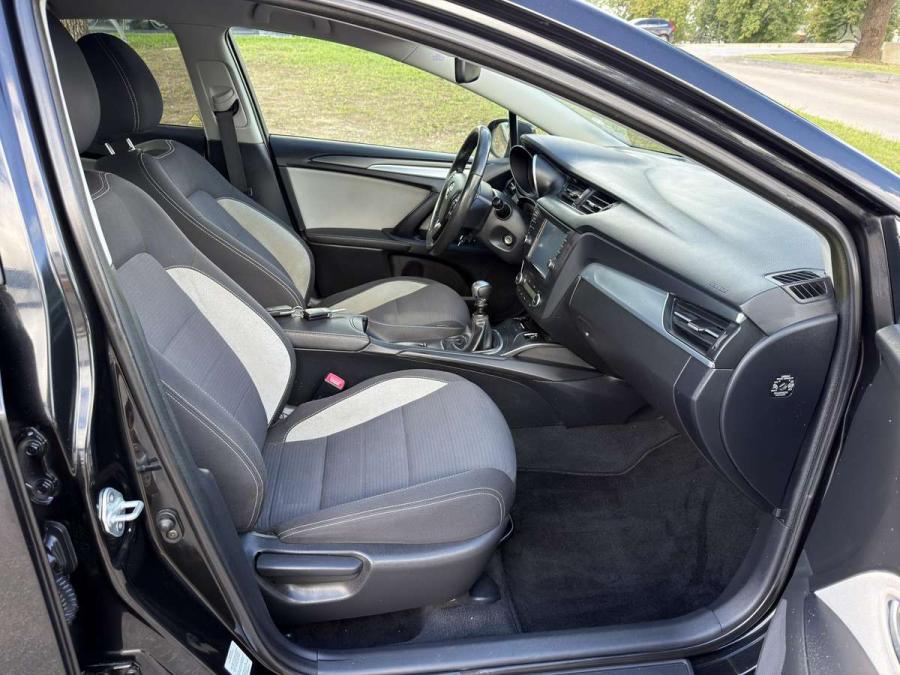 Melns Toyota Avensis 2016 Panevēža, ar dzinēja tilpumu 2.00 L un nobraukumu 244 tūkst. km par 7950 €, foto 20 vietnē AUTOMOTO.COM.LV