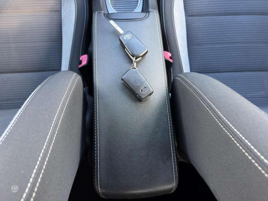 Melns Toyota Avensis 2016 Panevēža, ar dzinēja tilpumu 2.00 L un nobraukumu 244 tūkst. km par 7950 €, foto 31 vietnē AUTOMOTO.COM.LV
