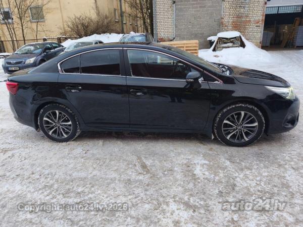 Black Toyota Avensis 2017 in Tallinn, with an engine capacity of 1.80 L and mileage of 175 thousand km for 9500 €, photo 4 on AUTOMOTO.COM.LV