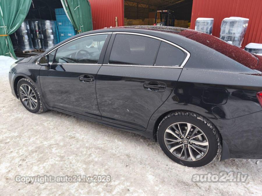 Melns Toyota Avensis 2017 Tallina, ar dzinēja tilpumu 1.80 L un nobraukumu 175 tūkst. km par 9500 €, foto 10 vietnē AUTOMOTO.COM.LV