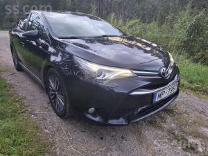 Melns Toyota Avensis 2017 Rīga, ar dzinēja tilpumu 2.00 L un nobraukumu 200 tūkst. km par 11100 €, foto  vietnē AUTOMOTO.COM.LV