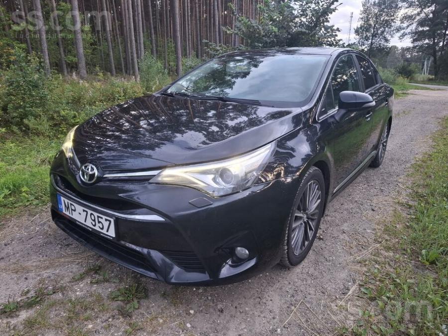Black Toyota Avensis 2017 in Riga, with an engine capacity of 2.00 L and mileage of 200 thousand km for 11100 €, photo 3 on AUTOMOTO.COM.LV