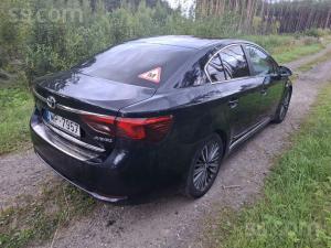 Black Toyota Avensis 2017 in Riga, with an engine capacity of 2.00 L and mileage of 200 thousand km for 11100 €, photo 4 on AUTOMOTO.COM.LV