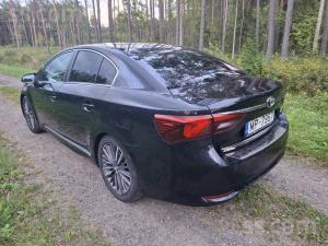 Black Toyota Avensis 2017 in Riga, with an engine capacity of 2.00 L and mileage of 200 thousand km for 11100 €, photo 6 on AUTOMOTO.COM.LV