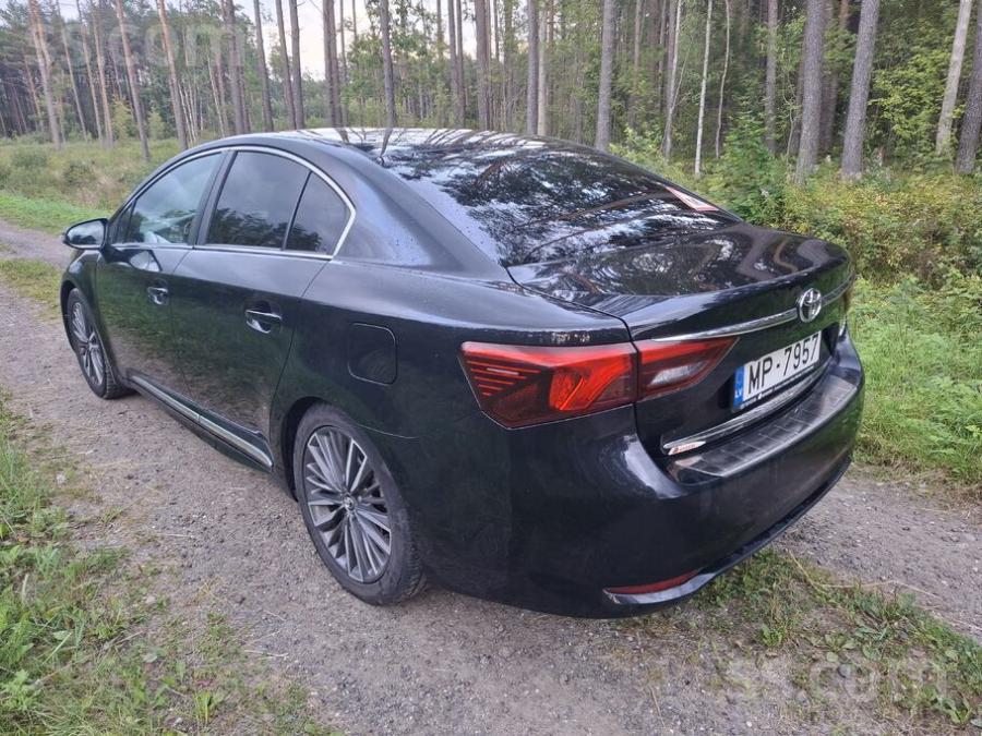 Black Toyota Avensis 2017 in Riga, with an engine capacity of 2.00 L and mileage of 200 thousand km for 11100 €, photo 6 on AUTOMOTO.COM.LV