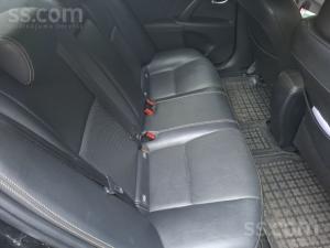 Black Toyota Avensis 2017 in Riga, with an engine capacity of 2.00 L and mileage of 200 thousand km for 11100 €, photo 13 on AUTOMOTO.COM.LV