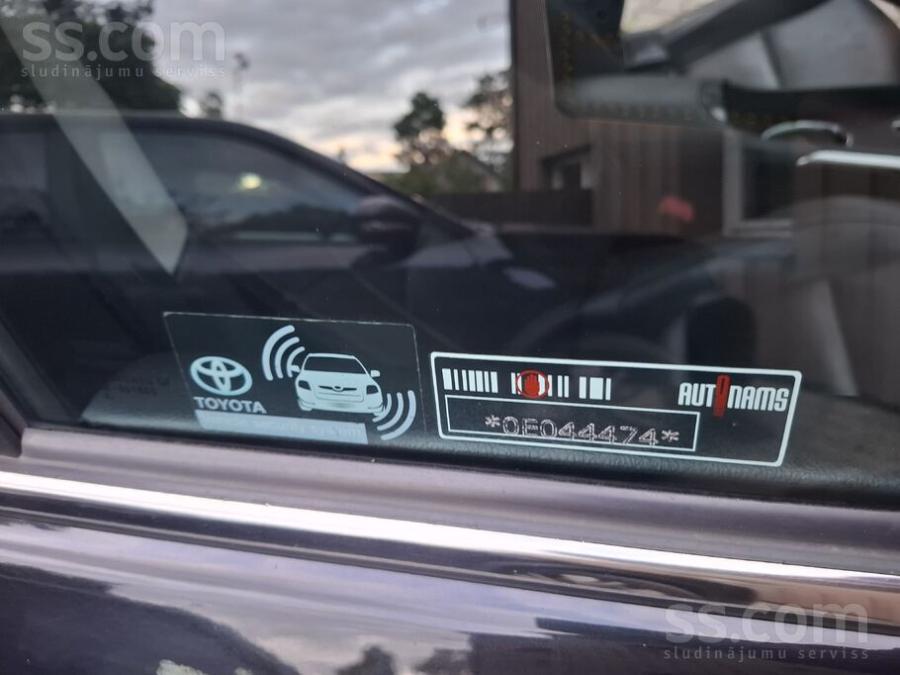 Black Toyota Avensis 2017 in Riga, with an engine capacity of 2.00 L and mileage of 200 thousand km for 11100 €, photo 15 on AUTOMOTO.COM.LV