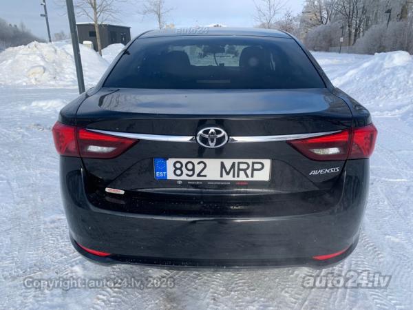 Black Toyota Avensis 2018 in Rakvere, with an engine capacity of 1.80 L and mileage of 91 thousand km for 13900 €, photo 6 on AUTOMOTO.COM.LV