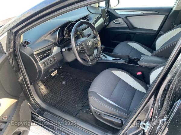 Black Toyota Avensis 2018 in Rakvere, with an engine capacity of 1.80 L and mileage of 91 thousand km for 13900 €, photo 10 on AUTOMOTO.COM.LV
