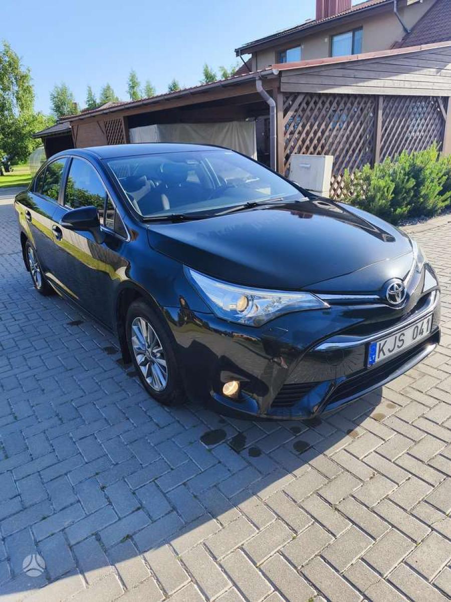 Black Toyota Avensis 2018 in Klaipeda, with an engine capacity of 1.80 L and mileage of 104 thousand km for 12500 €, photo 3 on AUTOMOTO.COM.LV