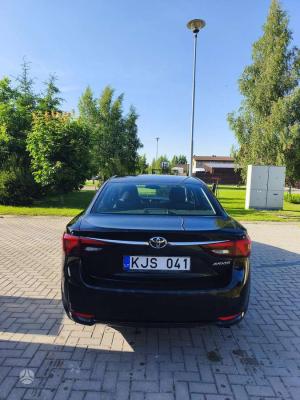 Black Toyota Avensis 2018 in Klaipeda, with an engine capacity of 1.80 L and mileage of 104 thousand km for 12500 €, photo 6 on AUTOMOTO.COM.LV