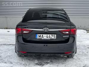 Black Toyota Avensis 2019 in Riga, with an engine capacity of 1.80 L and mileage of 150 thousand km for 13900 €, photo 4 on AUTOMOTO.COM.LV