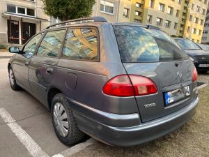 Black Toyota Avensis 2001 in Vilnius, with an engine capacity of 1.80 L and mileage of 200 thousand km for 1690 €, photo  on AUTOMOTO.COM.LV
