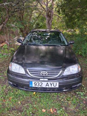 Черный Тойота Авенсис 2001 в Вильянди, объемом двигателя 2.00 л и пробегом 327 тыс. км за 1300 €, фото 4 на AUTOMOTO.COM.LV