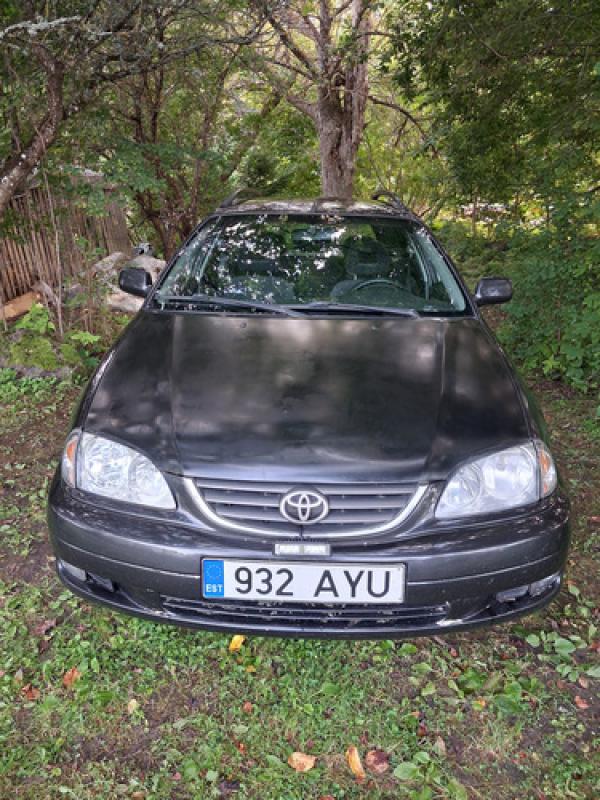 Melns Toyota Avensis 2001 Viljandi, ar dzinēja tilpumu 2.00 L un nobraukumu 327 tūkst. km par 1300 €, foto 4 vietnē AUTOMOTO.COM.LV