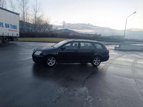 Melns Toyota Avensis 2003 Mažeikiai, ar dzinēja tilpumu 2.00 L un nobraukumu 378 tūkst. km par 1500 €, foto 2 vietnē AUTOMOTO.COM.LV
