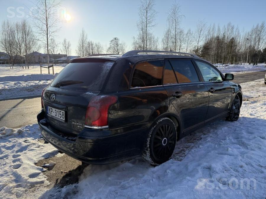 Black Toyota Avensis 2003 in Daugavpils, with an engine capacity of 2.00 L and mileage of 344 thousand km for 1700 €, photo 3 on AUTOMOTO.COM.LV