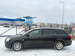 Melns Toyota Avensis 2003 Rapla, ar dzinēja tilpumu 2.00 L un nobraukumu 319 tūkst. km par 1500 €, foto  vietnē AUTOMOTO.COM.LV
