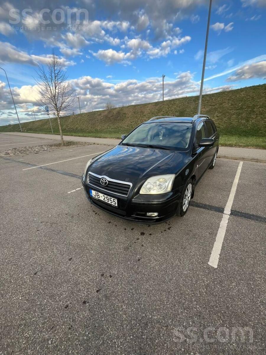 Melns Toyota Avensis 2003 Daugavpils, ar dzinēja tilpumu 2.40 L un nobraukumu 293 tūkst. km par 1300 €, foto 1 vietnē AUTOMOTO.COM.LV