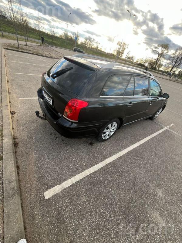 Melns Toyota Avensis 2003 Daugavpils, ar dzinēja tilpumu 2.40 L un nobraukumu 293 tūkst. km par 1300 €, foto 5 vietnē AUTOMOTO.COM.LV