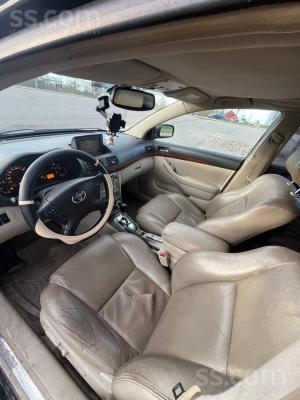 Melns Toyota Avensis 2003 Daugavpils, ar dzinēja tilpumu 2.40 L un nobraukumu 293 tūkst. km par 1300 €, foto 10 vietnē AUTOMOTO.COM.LV