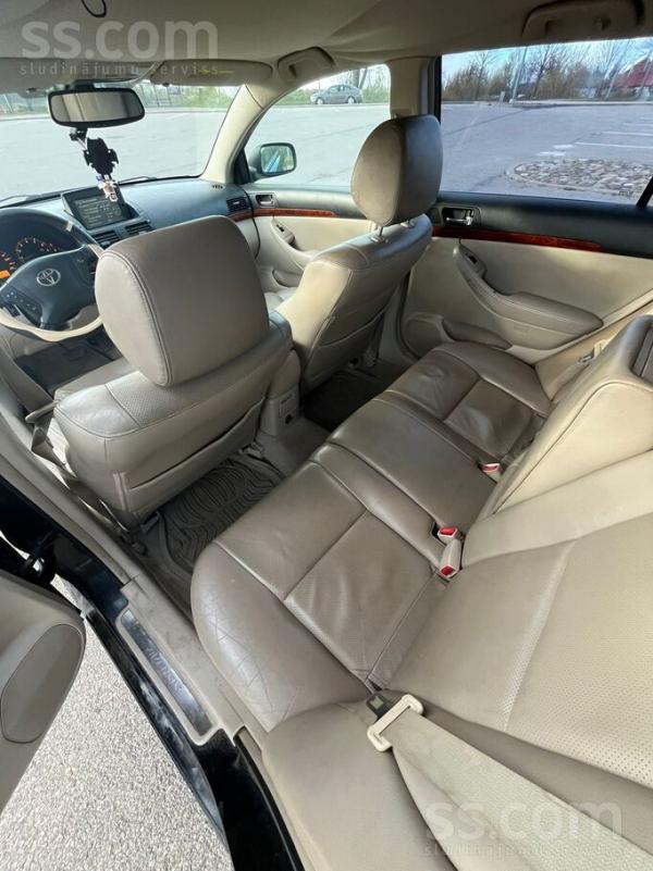 Melns Toyota Avensis 2003 Daugavpils, ar dzinēja tilpumu 2.40 L un nobraukumu 293 tūkst. km par 1300 €, foto 10 vietnē AUTOMOTO.COM.LV