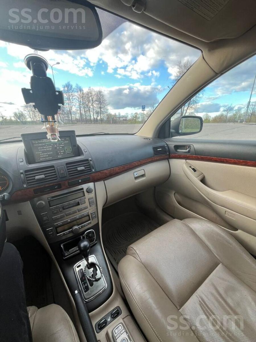 Melns Toyota Avensis 2003 Daugavpils, ar dzinēja tilpumu 2.40 L un nobraukumu 293 tūkst. km par 1300 €, foto 12 vietnē AUTOMOTO.COM.LV