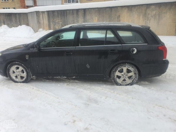 Black Toyota Avensis 2003 in Zarasai, with an engine capacity of 2.00 L and mileage of 295 thousand km for 550 €, photo 2 on AUTOMOTO.COM.LV
