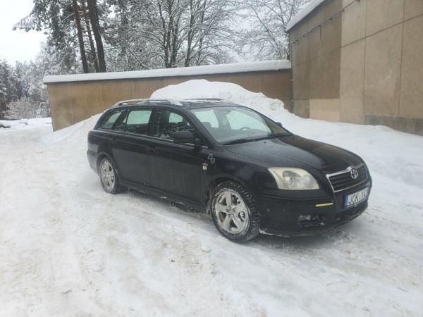 Black Toyota Avensis 2003 in Zarasai, with an engine capacity of 2.00 L and mileage of 295 thousand km for 550 €, photo 6 on AUTOMOTO.COM.LV