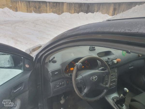 Black Toyota Avensis 2003 in Zarasai, with an engine capacity of 2.00 L and mileage of 295 thousand km for 550 €, photo 9 on AUTOMOTO.COM.LV