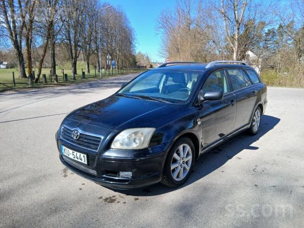 Черный Тойота Авенсис 2003 в Огре, объемом двигателя 2.00 л и пробегом 0 тыс. км за 1250 €, фото 1 на AUTOMOTO.COM.LV