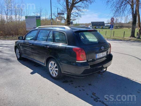 Черный Тойота Авенсис 2003 в Огре, объемом двигателя 2.00 л и пробегом 0 тыс. км за 1250 €, фото 3 на AUTOMOTO.COM.LV