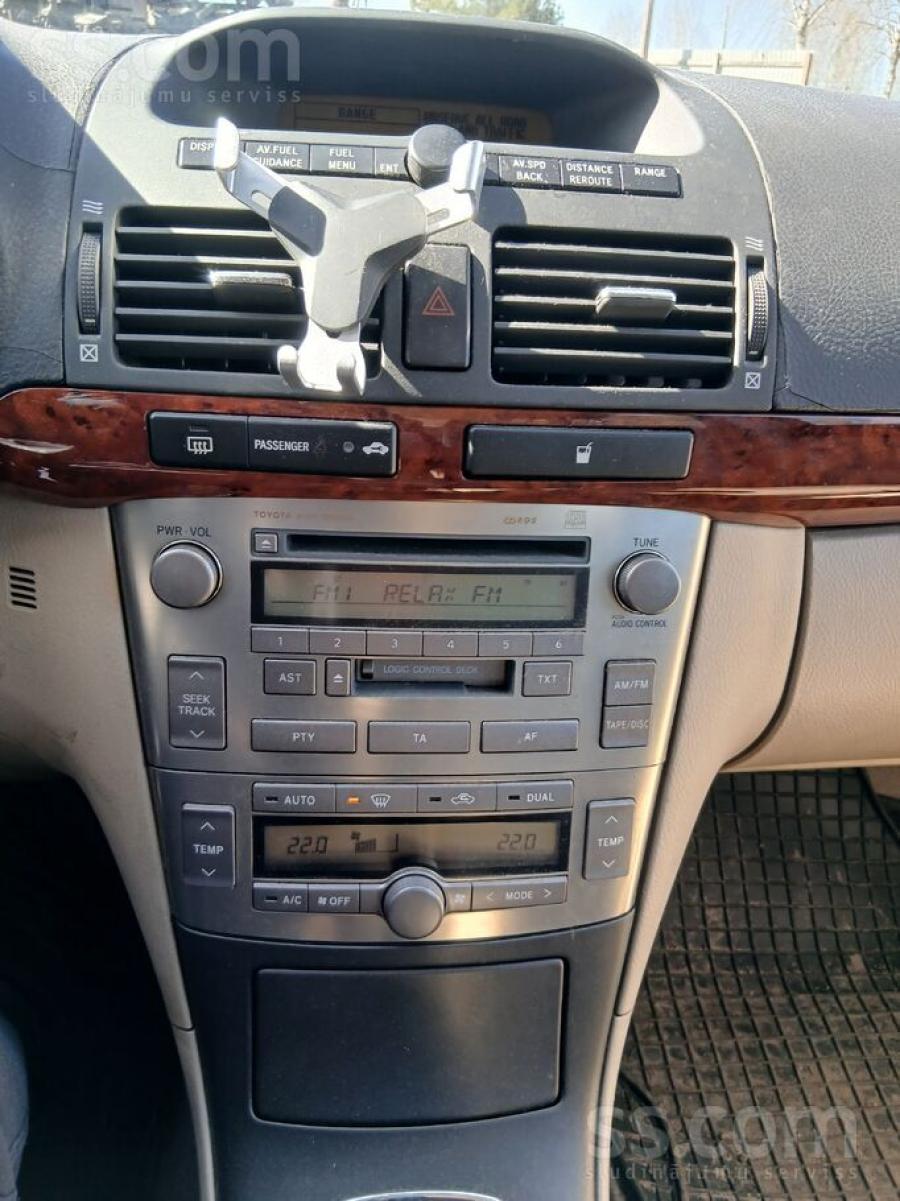 Черный Тойота Авенсис 2003 в Огре, объемом двигателя 2.00 л и пробегом 0 тыс. км за 1250 €, фото 16 на AUTOMOTO.COM.LV