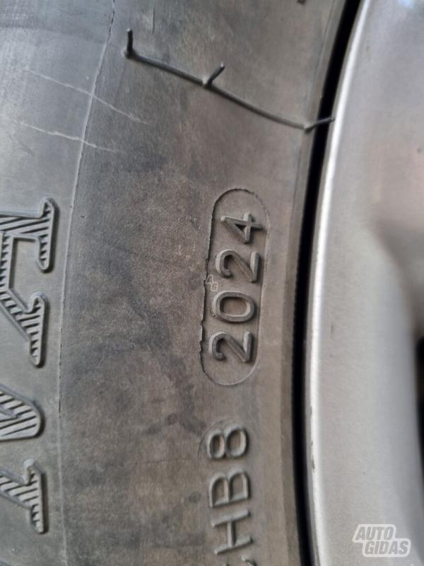 Черный Тойота Авенсис 2003 в Алитус, объемом двигателя 2.00 л и пробегом 315 тыс. км за 2250 €, фото 8 на AUTOMOTO.COM.LV