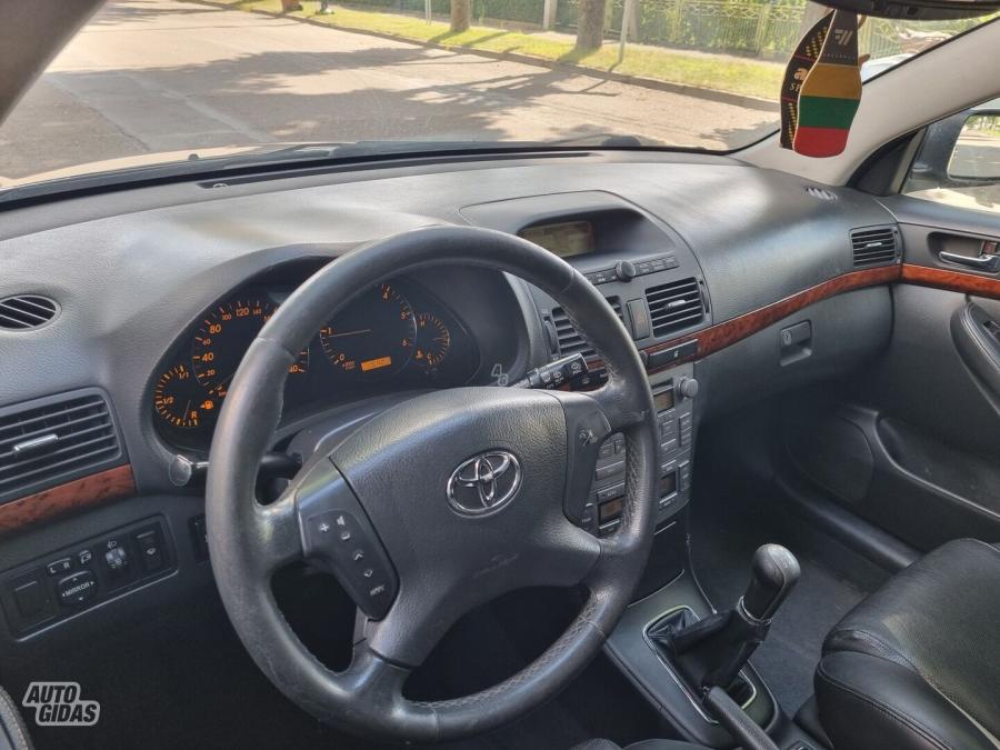Черный Тойота Авенсис 2003 в Алитус, объемом двигателя 2.00 л и пробегом 315 тыс. км за 2250 €, фото 10 на AUTOMOTO.COM.LV