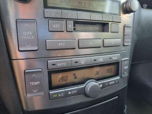 Black Toyota Avensis 2003 in Alytus, with an engine capacity of 2.00 L and mileage of 315 thousand km for 2250 €, photo 12 on AUTOMOTO.COM.LV