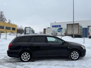Melns Toyota Avensis 2004 Viļņa, ar dzinēja tilpumu 2.00 L un nobraukumu 350 tūkst. km par 999 €, foto 4 vietnē AUTOMOTO.COM.LV