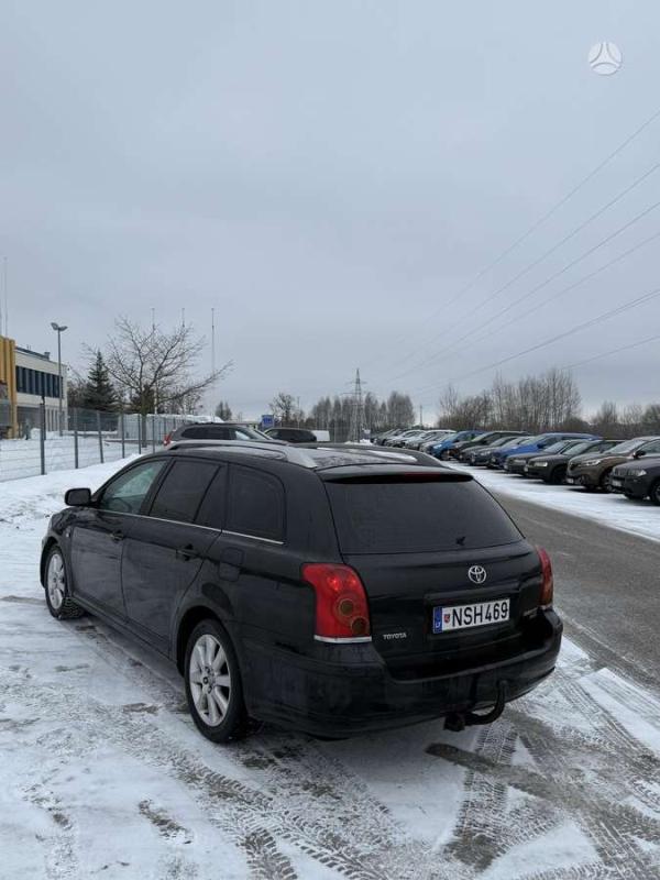 Black Toyota Avensis 2004 in Vilnius, with an engine capacity of 2.00 L and mileage of 350 thousand km for 999 €, photo 8 on AUTOMOTO.COM.LV