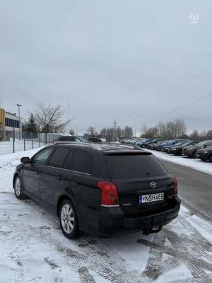 Melns Toyota Avensis 2004 Viļņa, ar dzinēja tilpumu 2.00 L un nobraukumu 350 tūkst. km par 999 €, foto 8 vietnē AUTOMOTO.COM.LV
