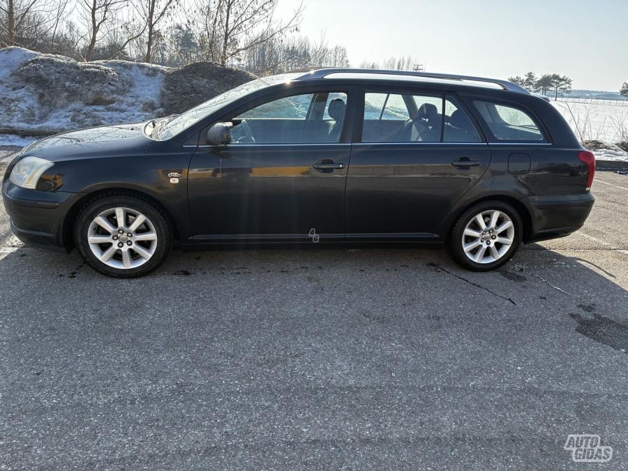 Black Toyota Avensis 2004 in Vilnius, with an engine capacity of 2.00 L and mileage of 207 thousand km for 1750 €, photo 2 on AUTOMOTO.COM.LV