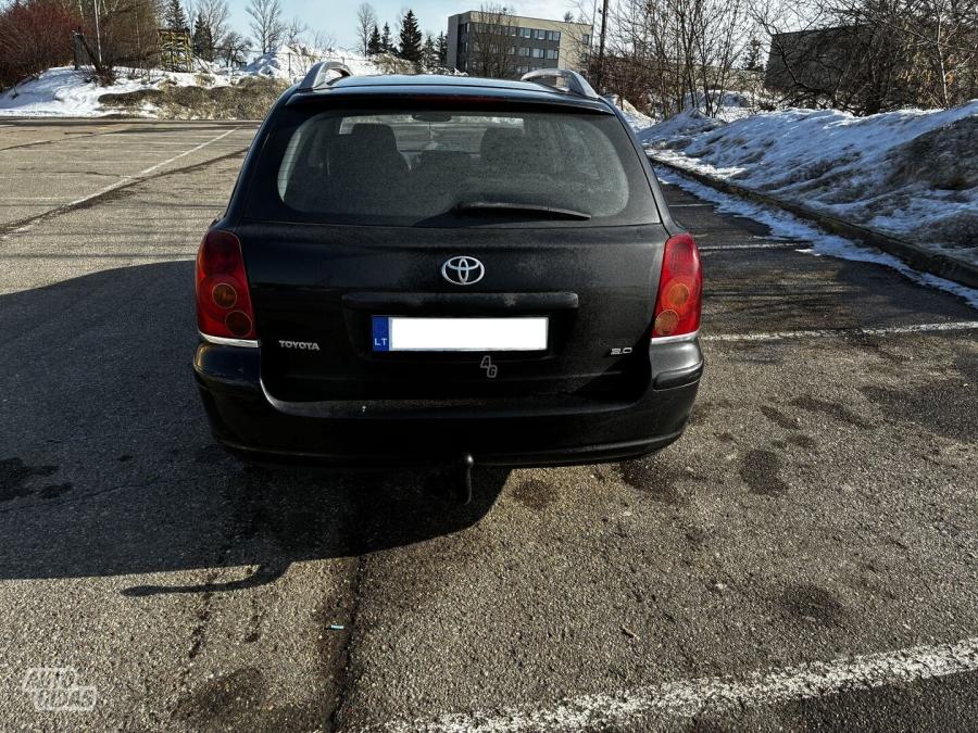 Black Toyota Avensis 2004 in Vilnius, with an engine capacity of 2.00 L and mileage of 207 thousand km for 1750 €, photo 4 on AUTOMOTO.COM.LV