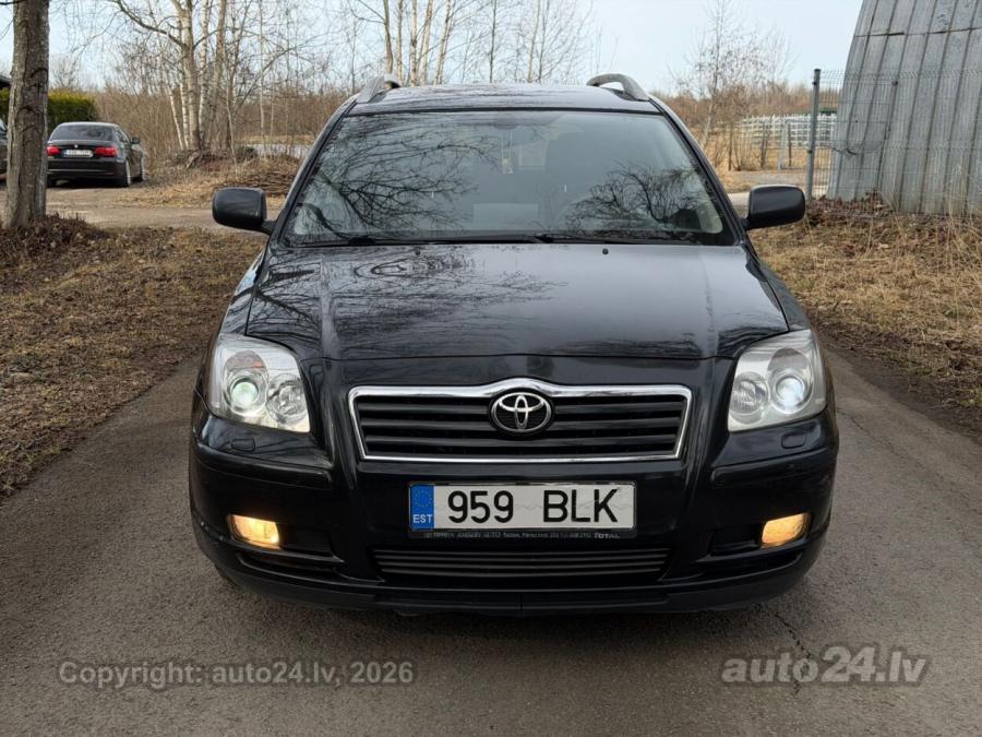 Black Toyota Avensis 2004 in Tartu, with an engine capacity of 2.00 L and mileage of 286 thousand km for 1800 €, photo 2 on AUTOMOTO.COM.LV