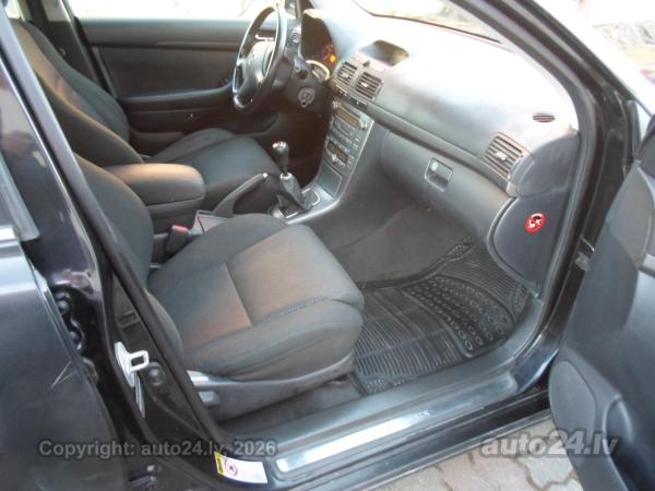 Melns Toyota Avensis 2004 Pērnava, ar dzinēja tilpumu 2.00 L un nobraukumu 414 tūkst. km par 1950 €, foto 9 vietnē AUTOMOTO.COM.LV