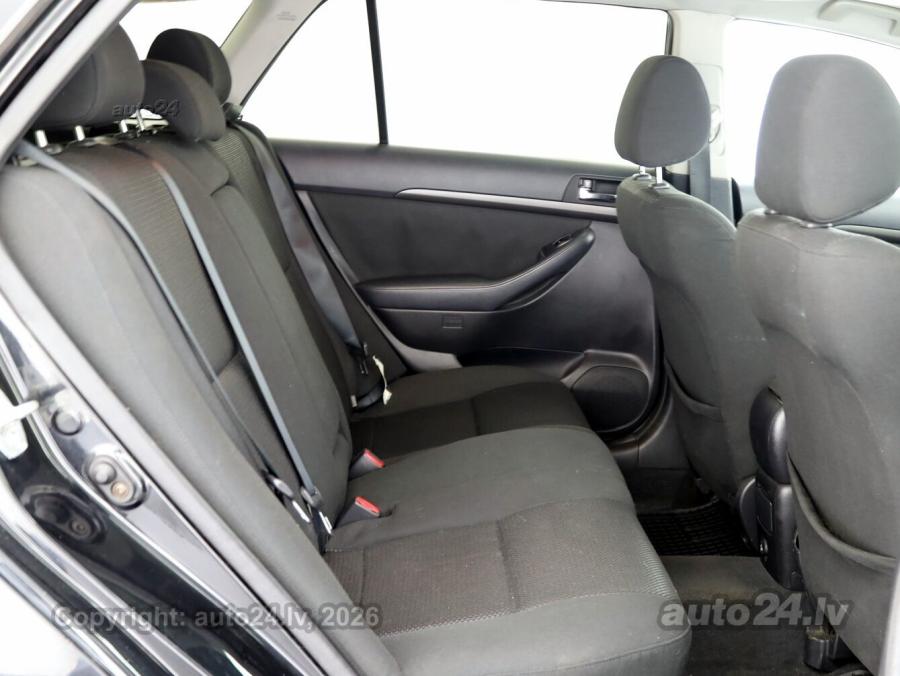 Черный Тойота Авенсис 2004 в Таллин, объемом двигателя 2.00 л и пробегом 286 тыс. км за 1399 €, фото 8 на AUTOMOTO.COM.LV