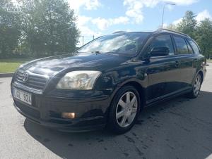 Black Toyota Avensis 2004 in Vilnius, with an engine capacity of 2.00 L and mileage of 315 thousand km for 1600 €, photo 4 on AUTOMOTO.COM.LV