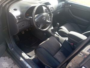 Black Toyota Avensis 2004 in Vilnius, with an engine capacity of 2.00 L and mileage of 315 thousand km for 1600 €, photo 14 on AUTOMOTO.COM.LV