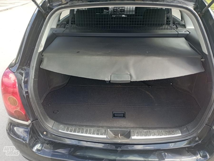 Black Toyota Avensis 2004 in Vilnius, with an engine capacity of 2.00 L and mileage of 315 thousand km for 1600 €, photo 18 on AUTOMOTO.COM.LV