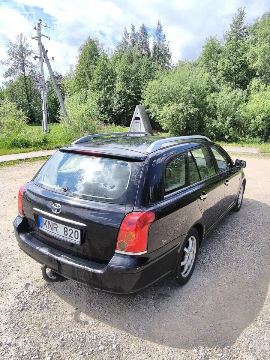 Black Toyota Avensis 2004 in Panevezys, with an engine capacity of 2.00 L and mileage of 220 thousand km for 1600 €, photo 8 on AUTOMOTO.COM.LV