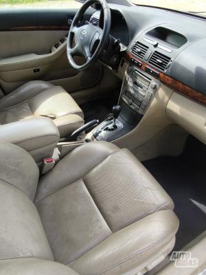 Black Toyota Avensis 2004 in Panevezys, with an engine capacity of 2.00 L and mileage of 220 thousand km for 1600 €, photo 16 on AUTOMOTO.COM.LV